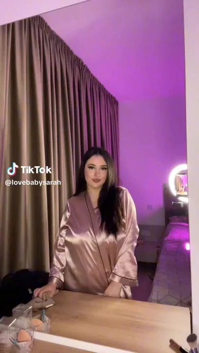 She got the sleeper build | Scrolller