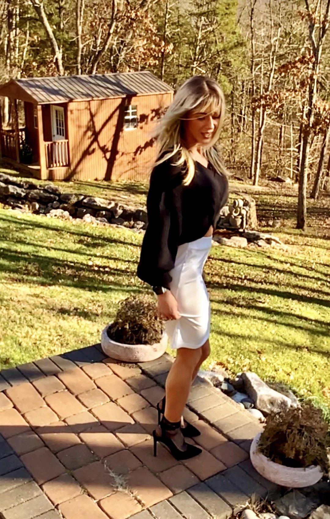 Just stepping out for lunch and enjoying the privacy here. | Scrolller