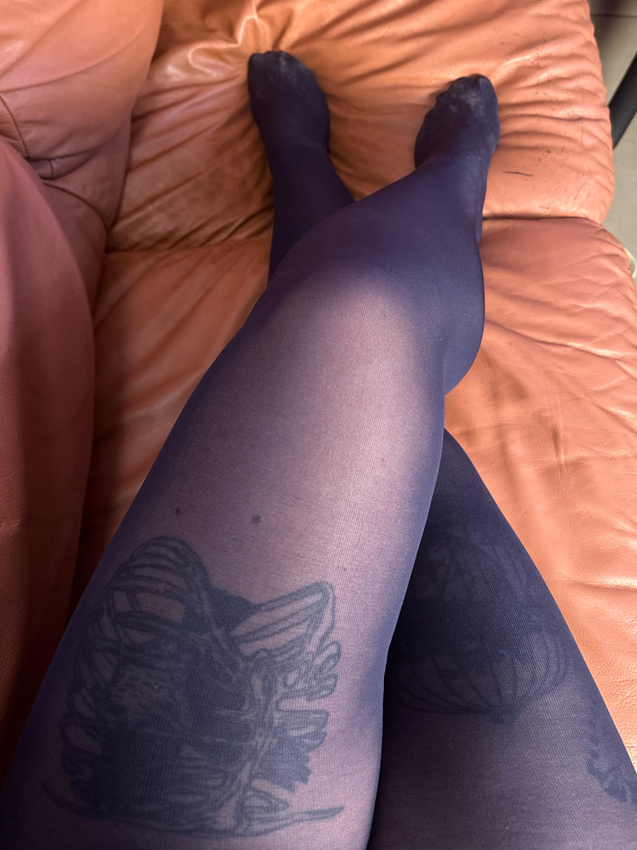 Black pantyhose | Scrolller