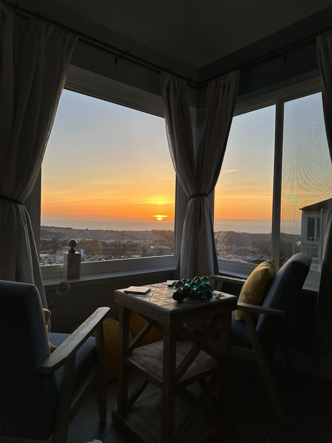 [Sunset !] Reading nook with Pacific Ocean view | Scrolller