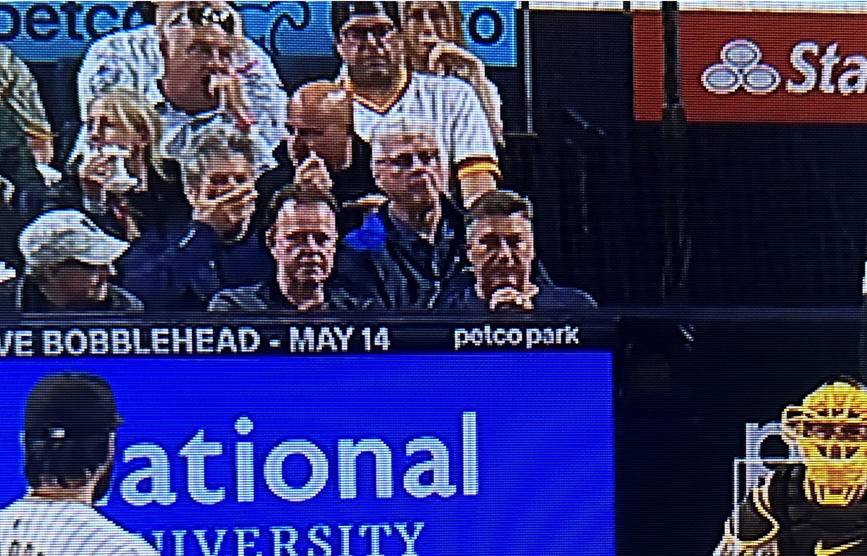 Anyone else see Kenny Bania and Alec Baldwin sitting behind home plate? | Scrolller