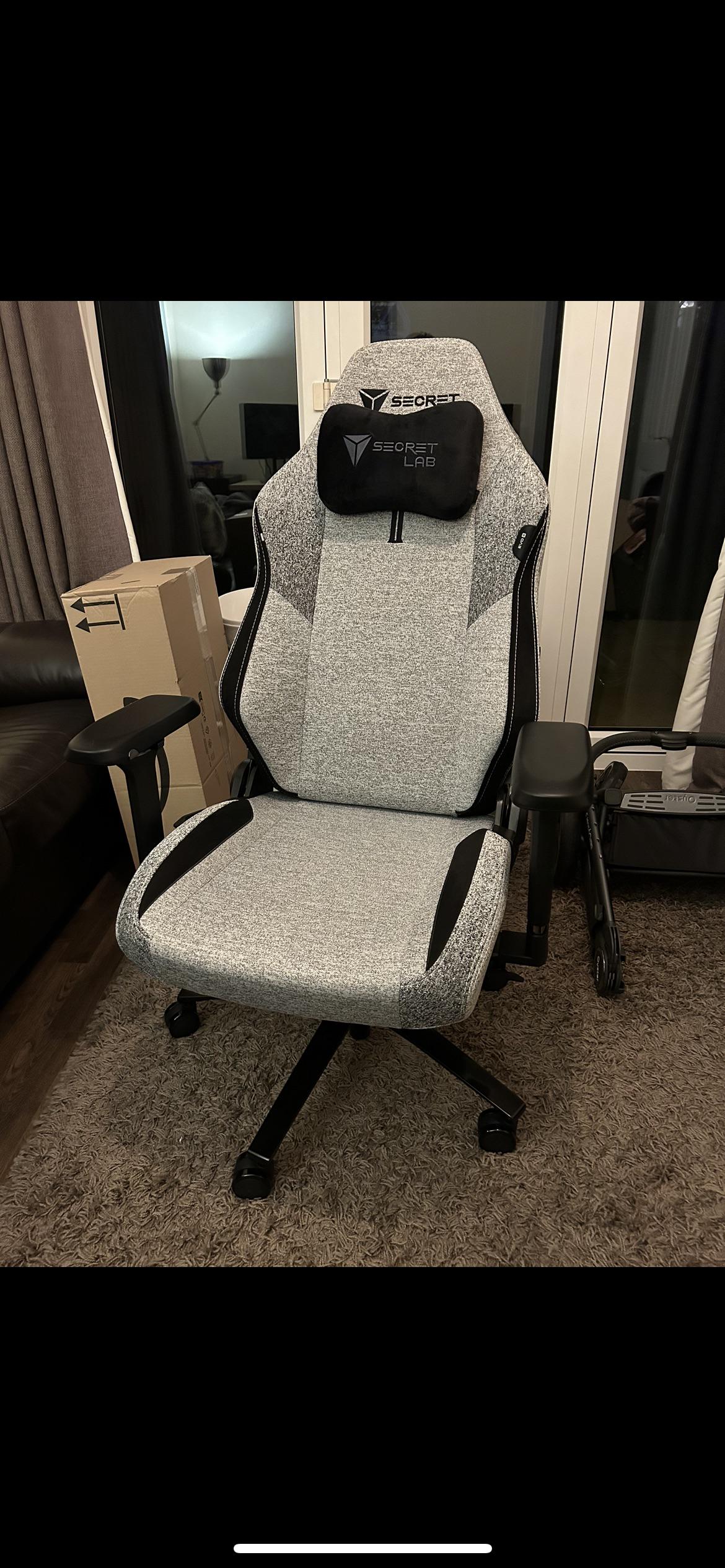 My new Secret Lab Titan Evo! | Scrolller