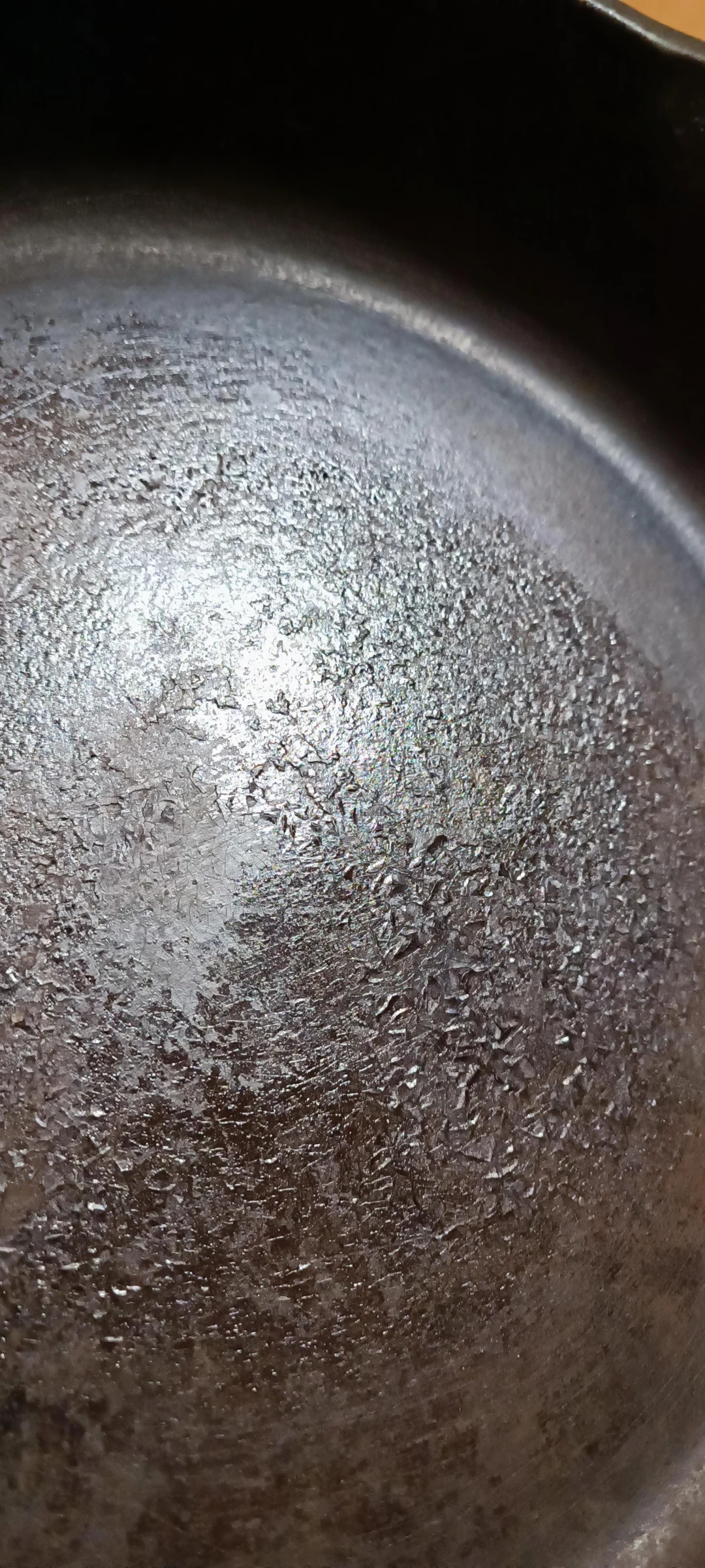 crusty cast iron, how to remove ? | Scrolller