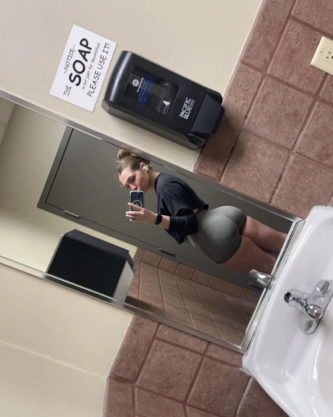 glute pump | Scrolller