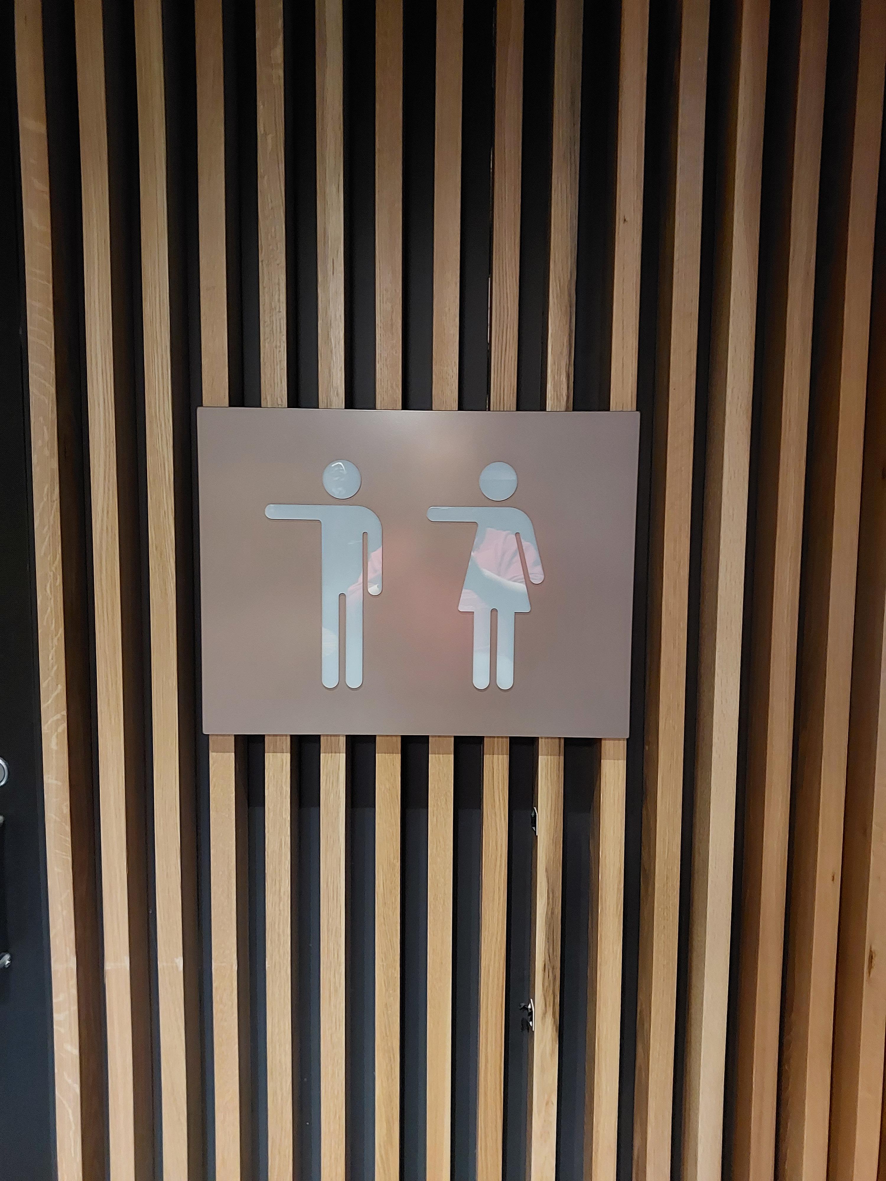 Directions to the bathroom | Scrolller