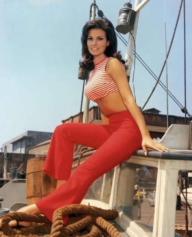 1967 Raquel Welch | Scrolller