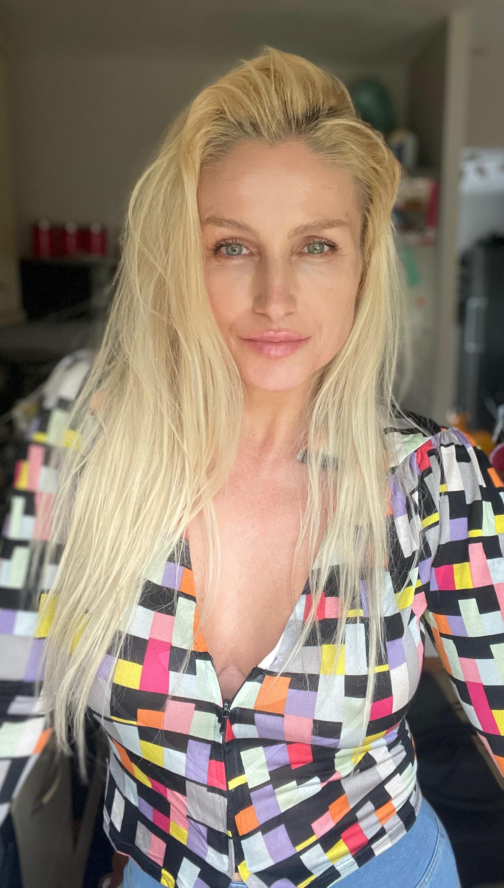 Braless mama | Scrolller