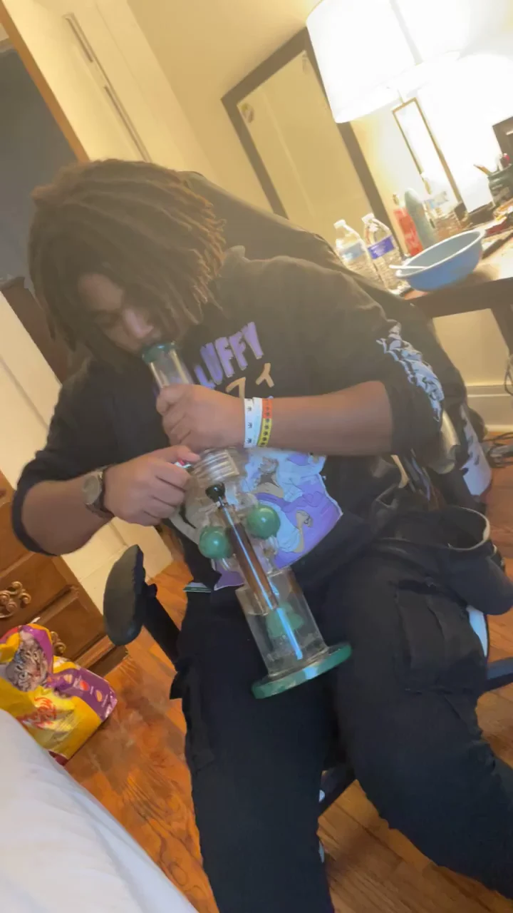 New years same stoner | Scrolller