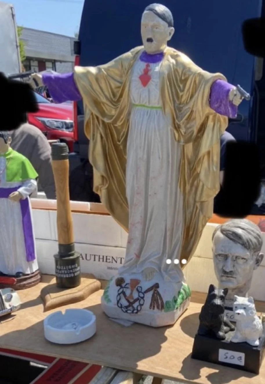 A statue | Scrolller