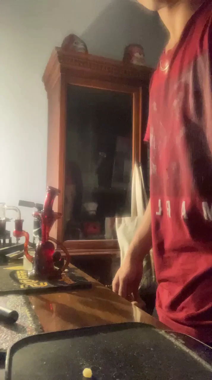 Late night dabs watching Ferris Bueller | Scrolller