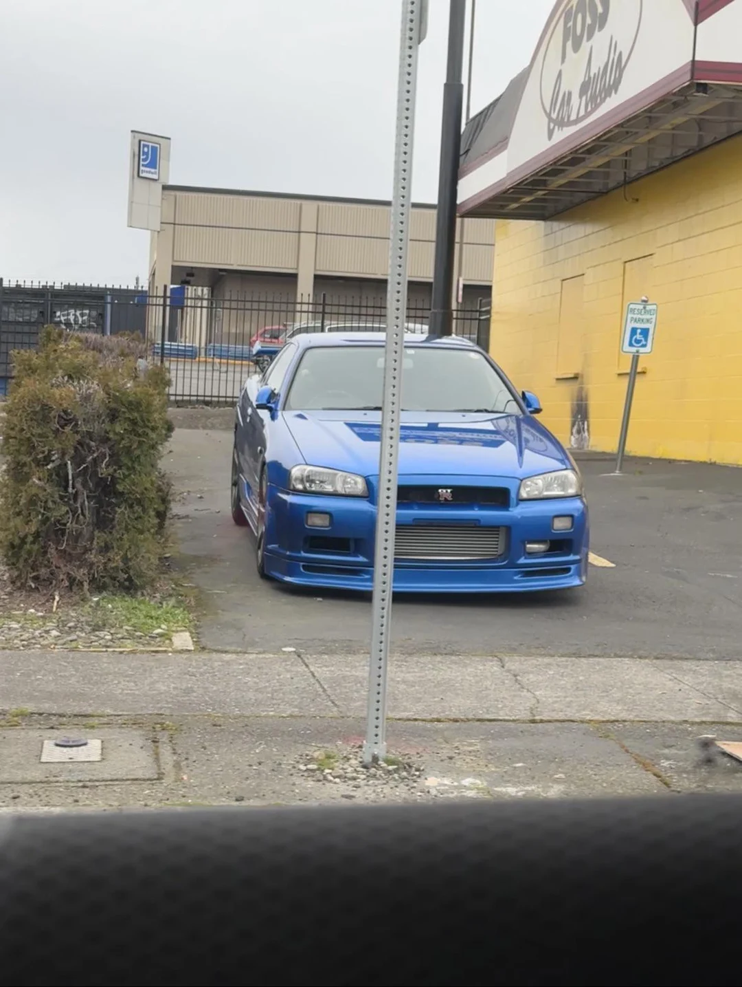 R34 GTR [1179x2556] | Scrolller