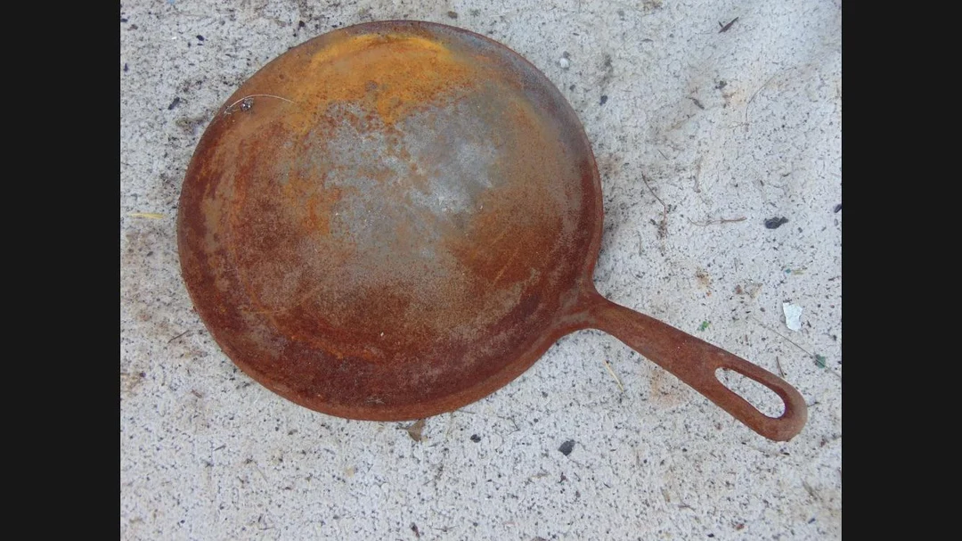 How salvageable would this rusty crepe pan be for someone with no experience salvaging rusty ...