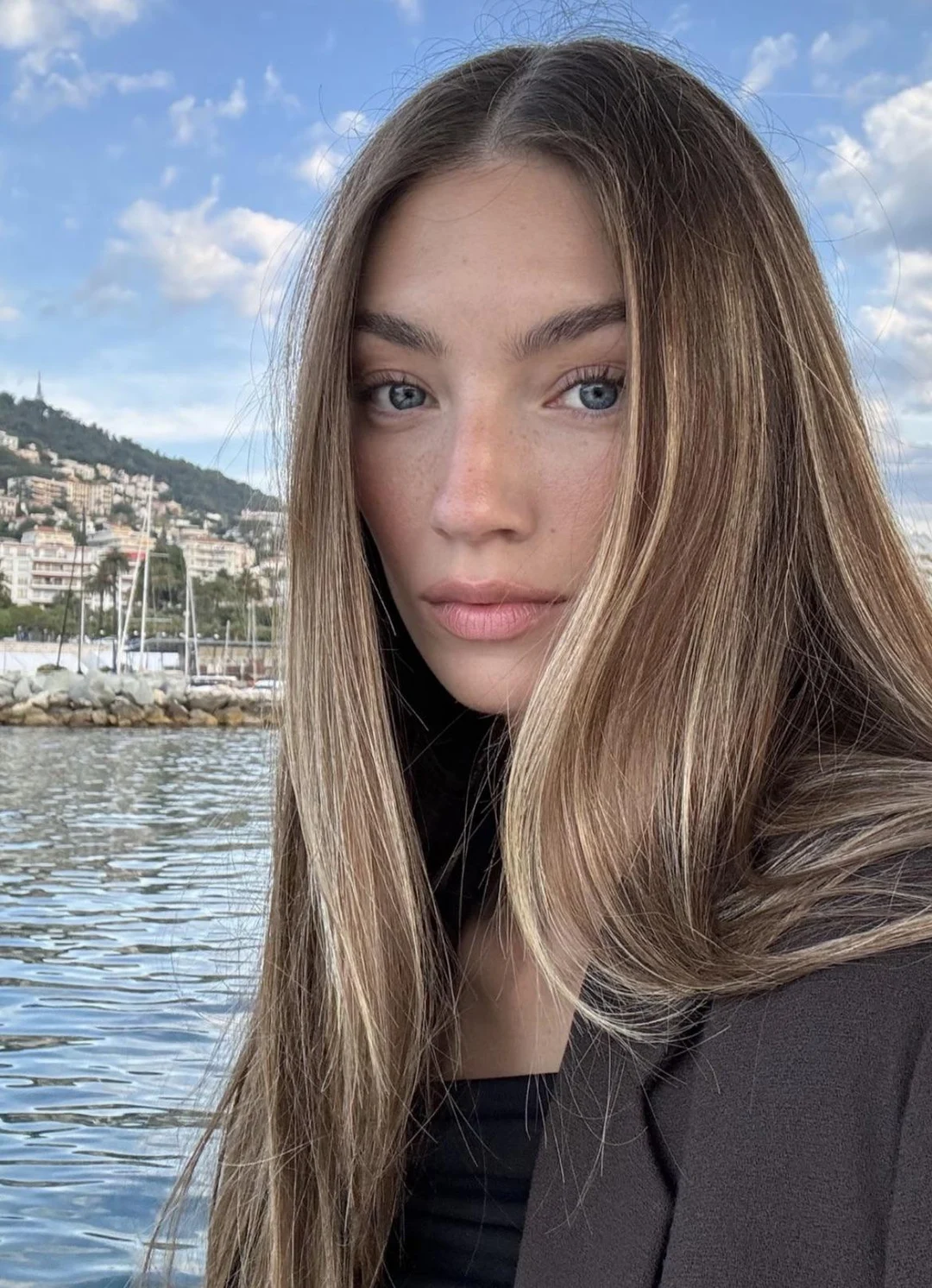 Lorena Rae | Scrolller