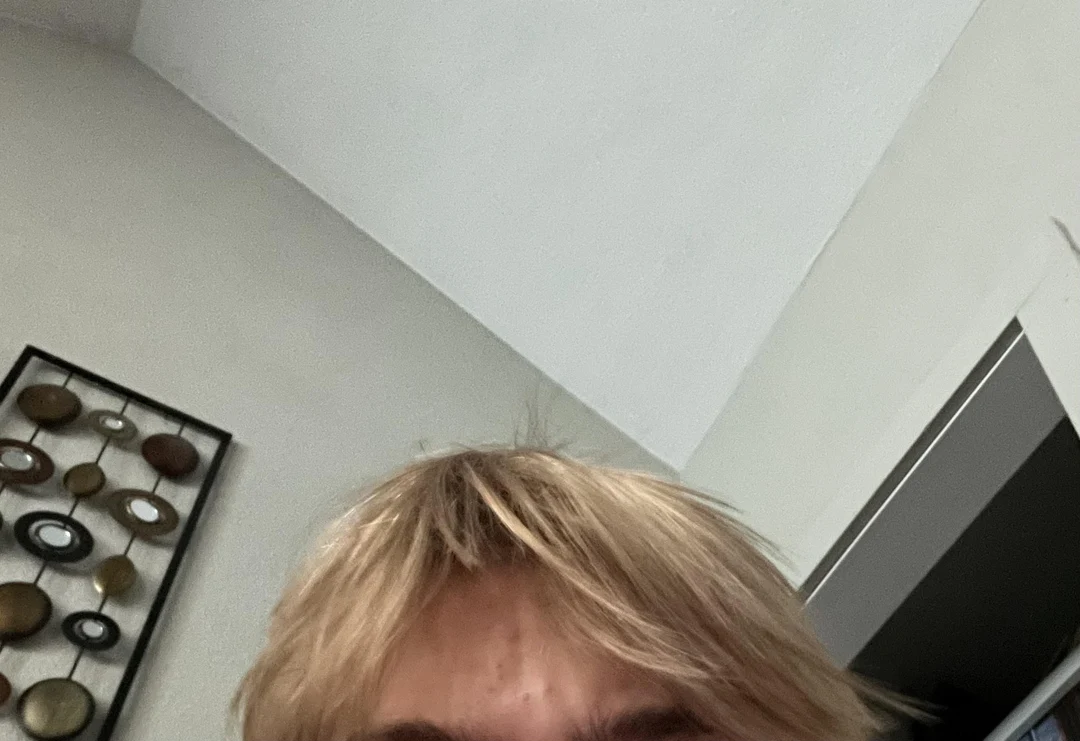 How to get rid of middle part? | Scrolller