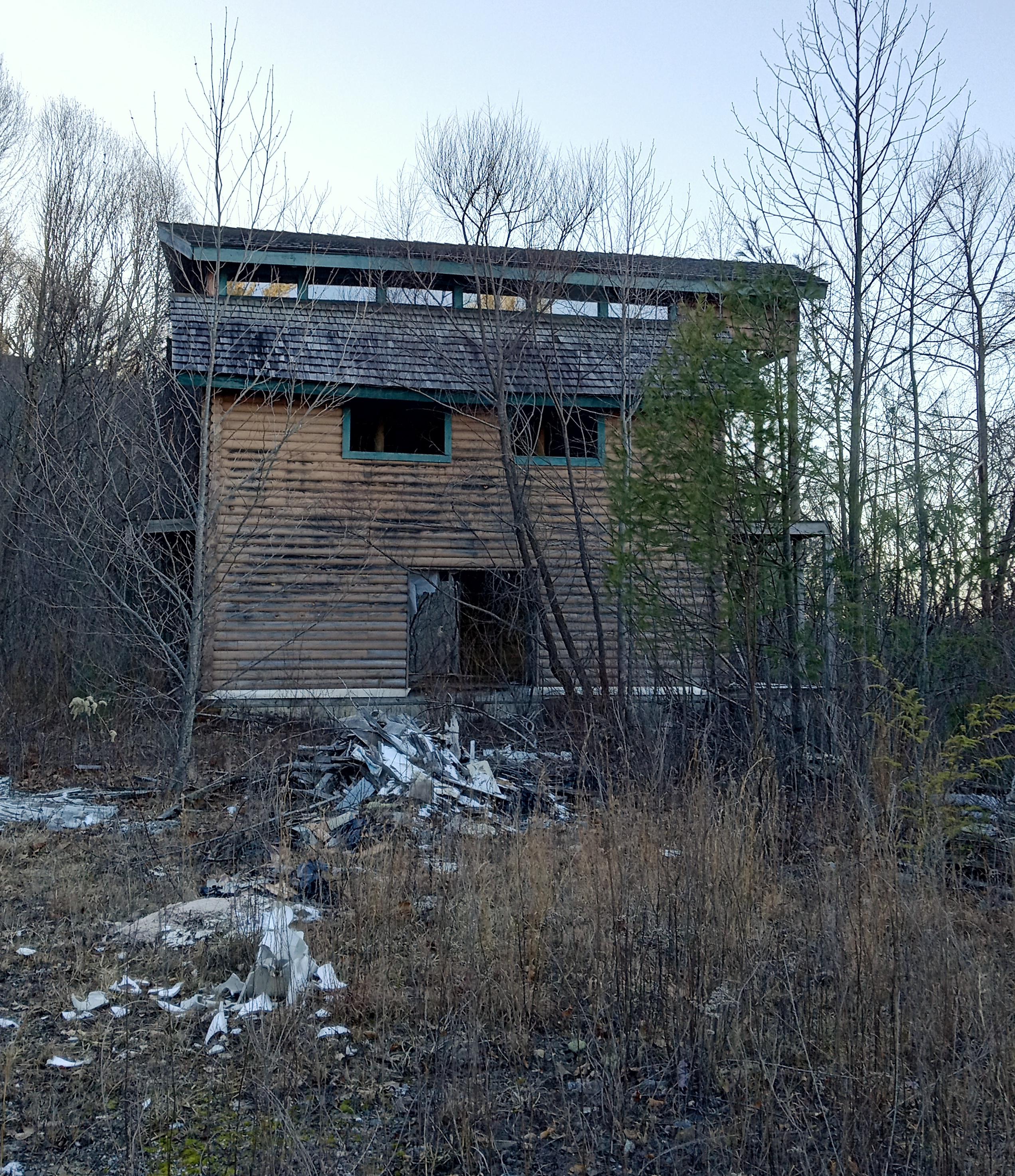 Unfinished Log Cabin (Western N.C.) | Scrolller