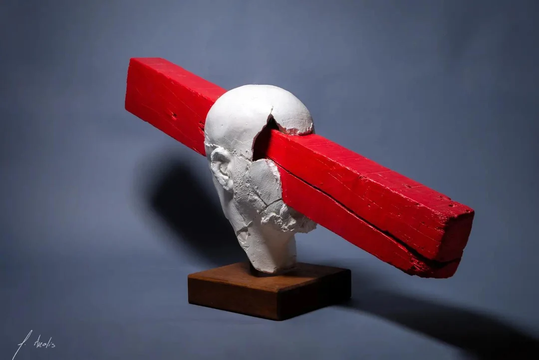 Need to talk , me , sculpture, 2021 | Scrolller