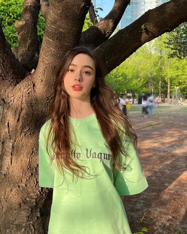 Dasha Taran | Scrolller