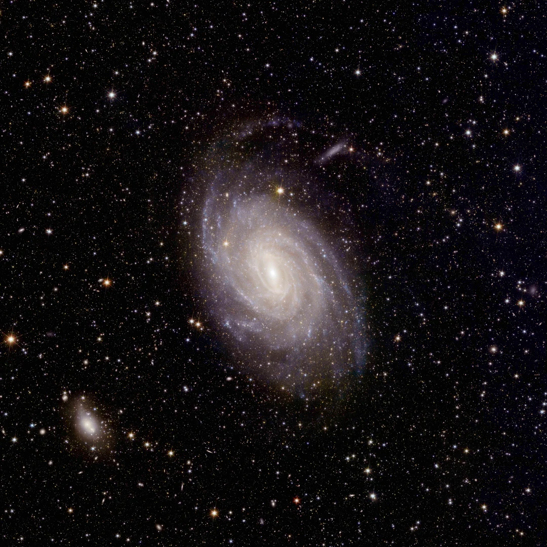 Euclid’s new image of spiral galaxy NGC 6744 | Scrolller