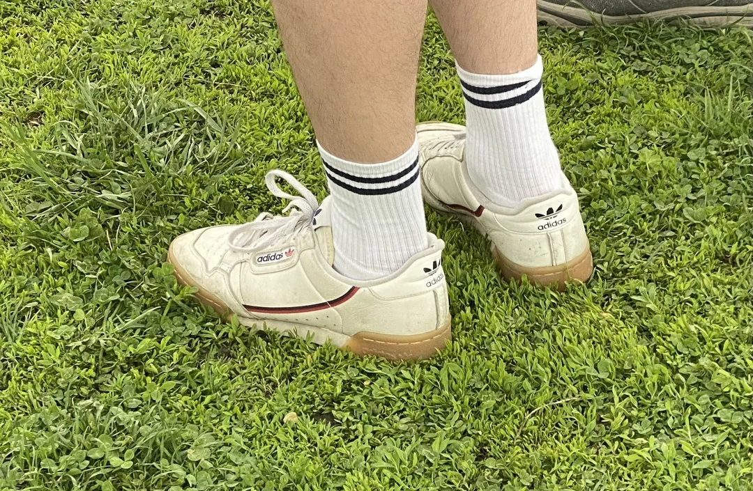 What kind of adidas are these? | Scrolller