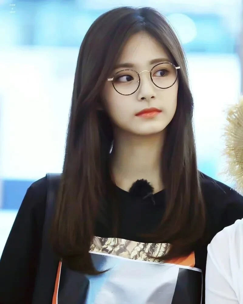 Chou Tzu-yu ... | Scrolller