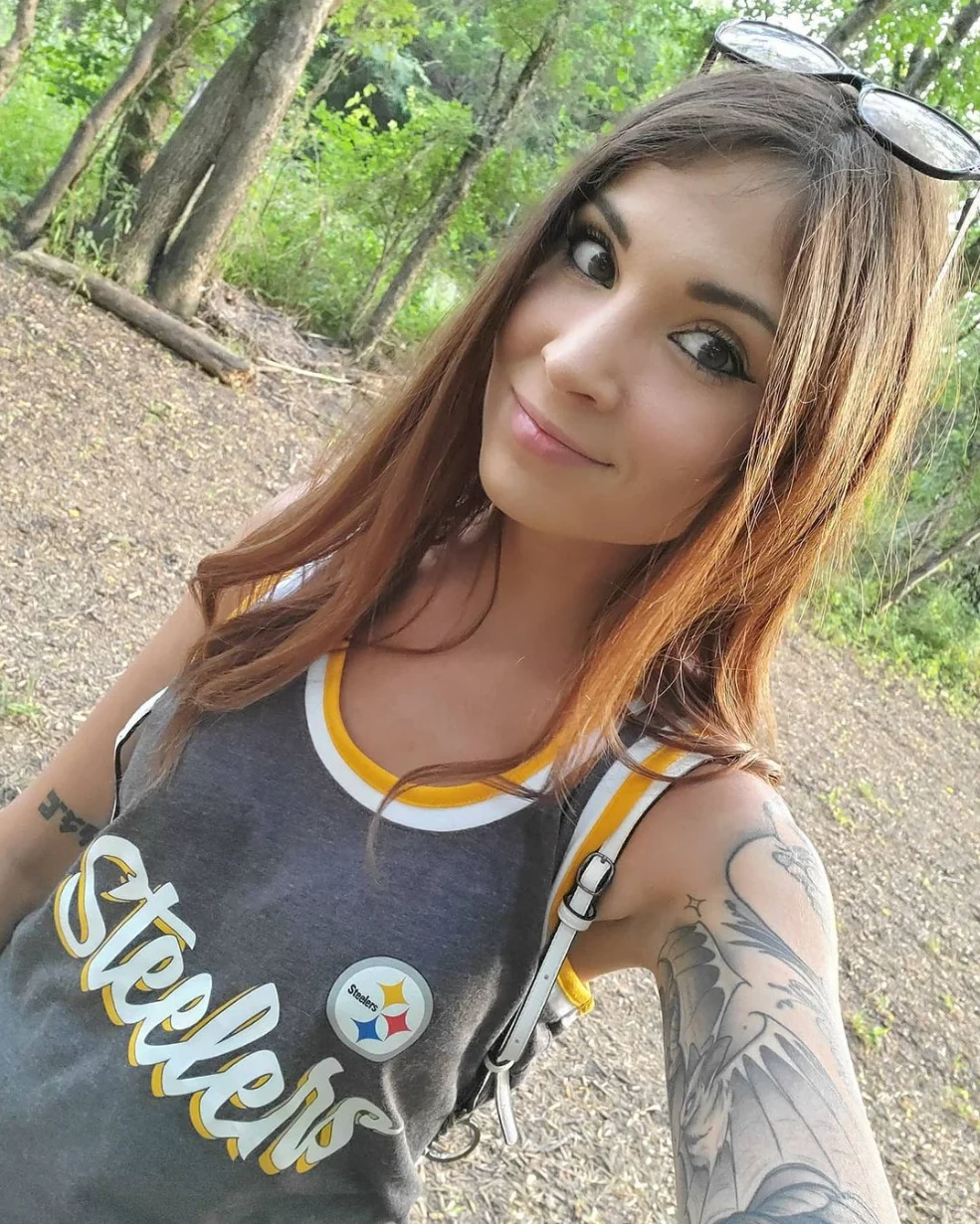 Melonie Mac | Scrolller