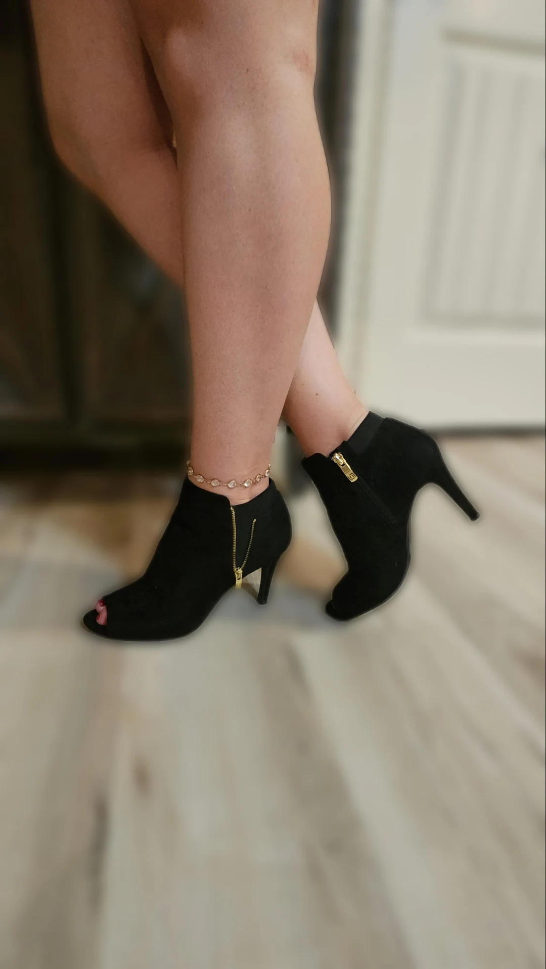 Booties! | Scrolller