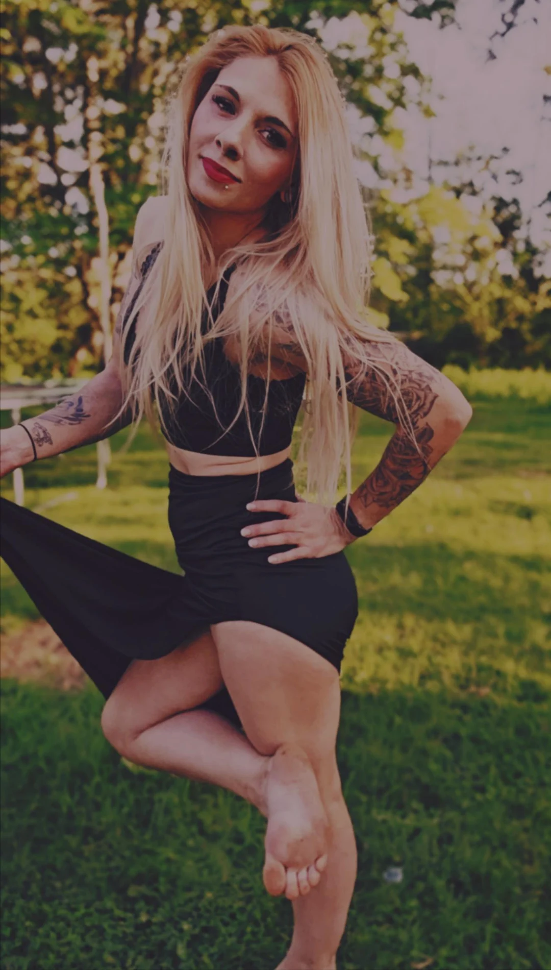 Blonde bombshell MILF🤍🩶💛 | Scrolller