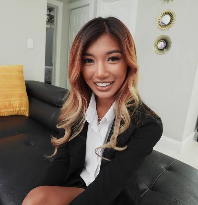 Clara Trinity | Scrolller