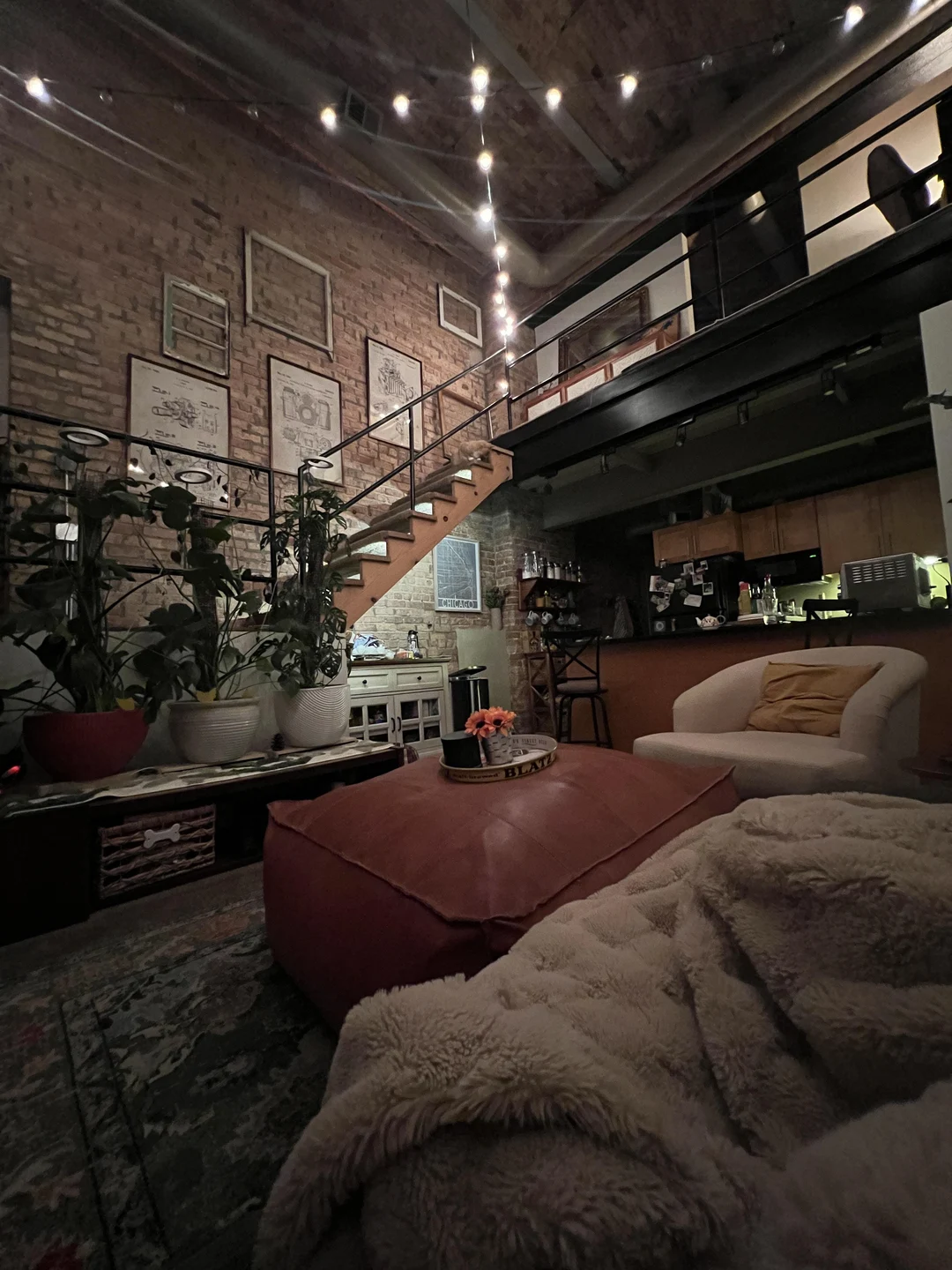 Finally starting to feel like home in my cozy loft | Scrolller