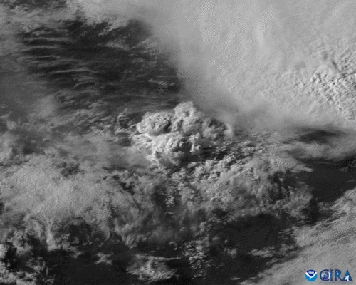 Incredible satellite imagery of severe storm erupting over Chicago | Scrolller