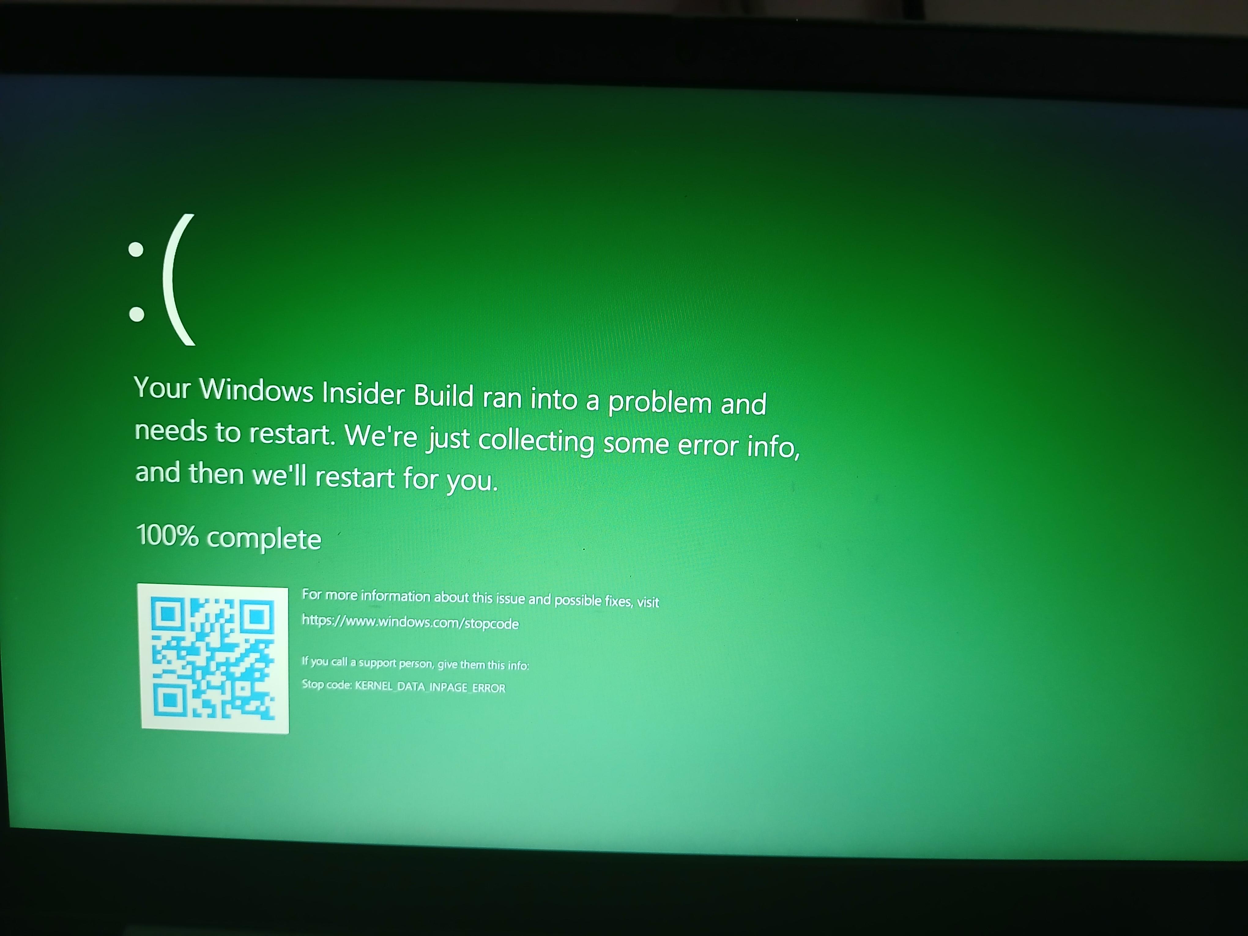 Green error screen in windows 11 | Scrolller