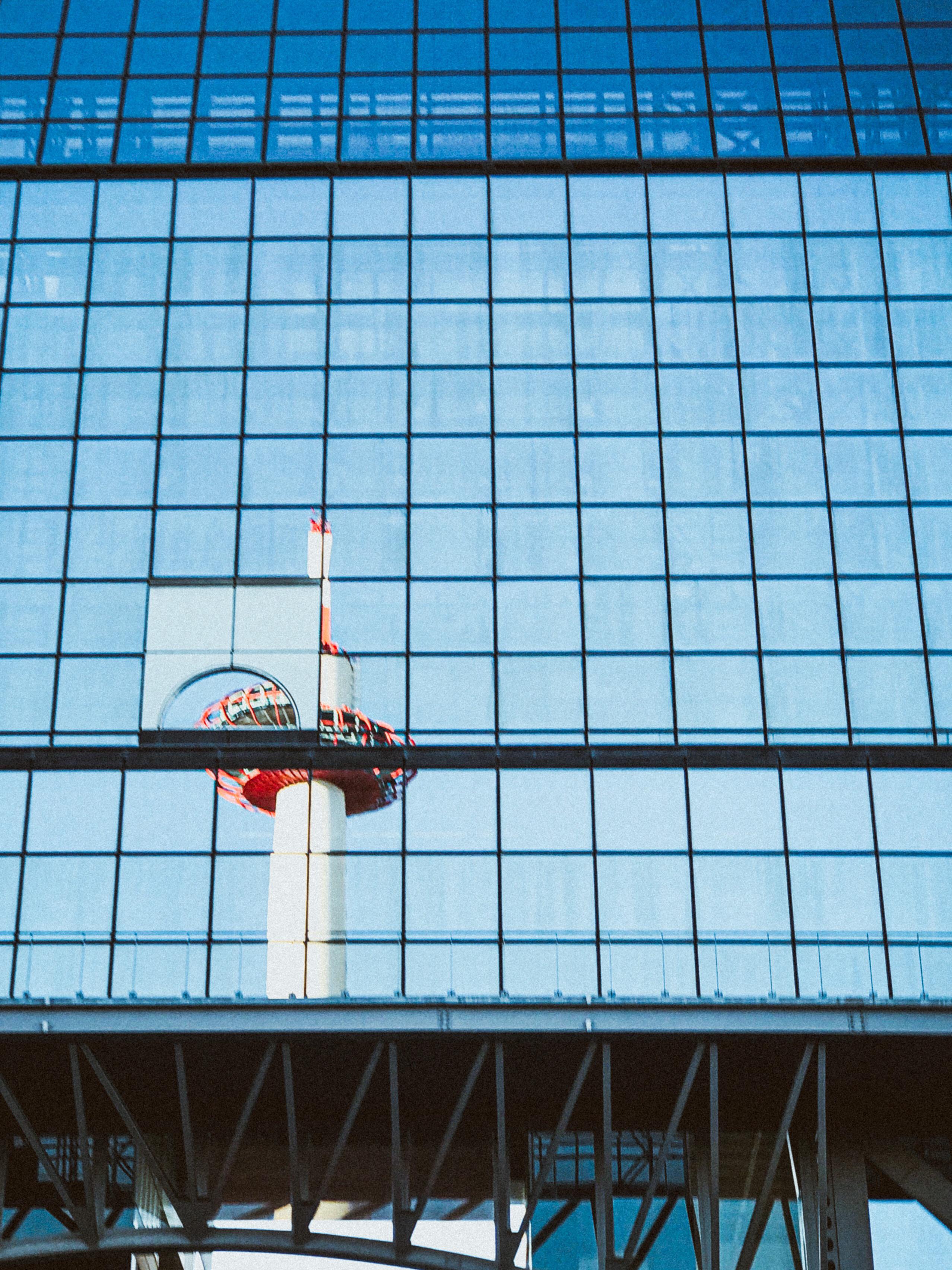 Kyoto Tower | Scrolller