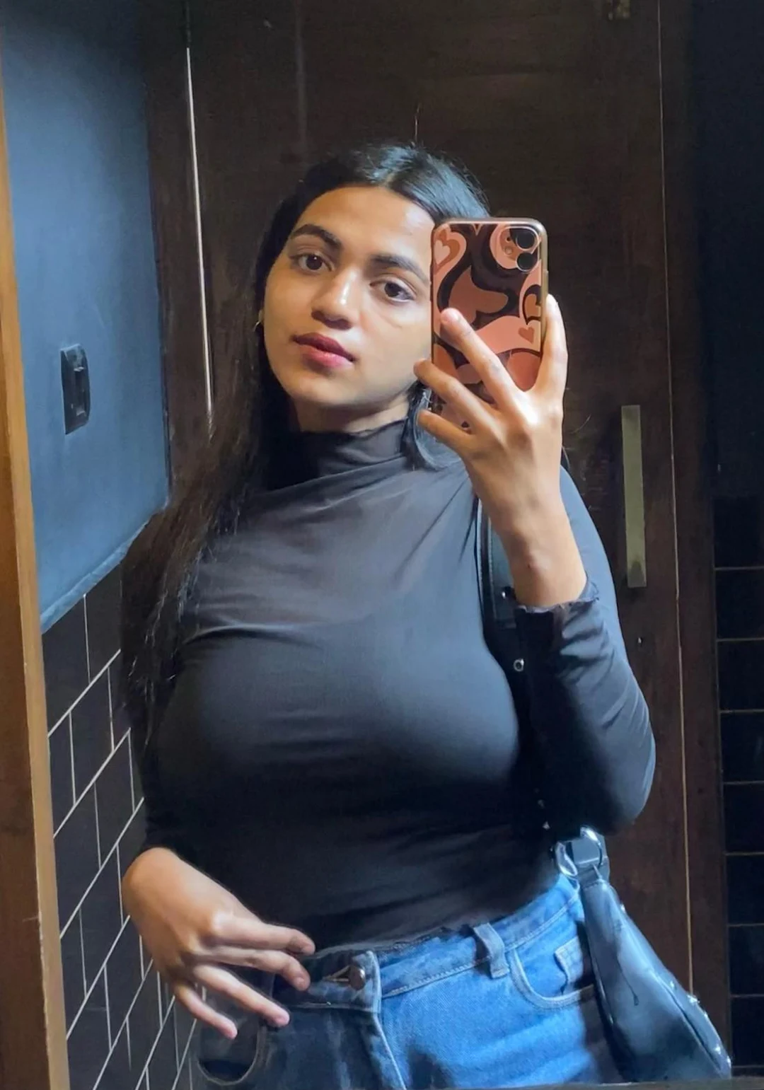 Dusky in black | Scrolller