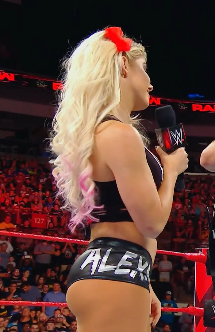 Alexa in those trunks | Scrolller