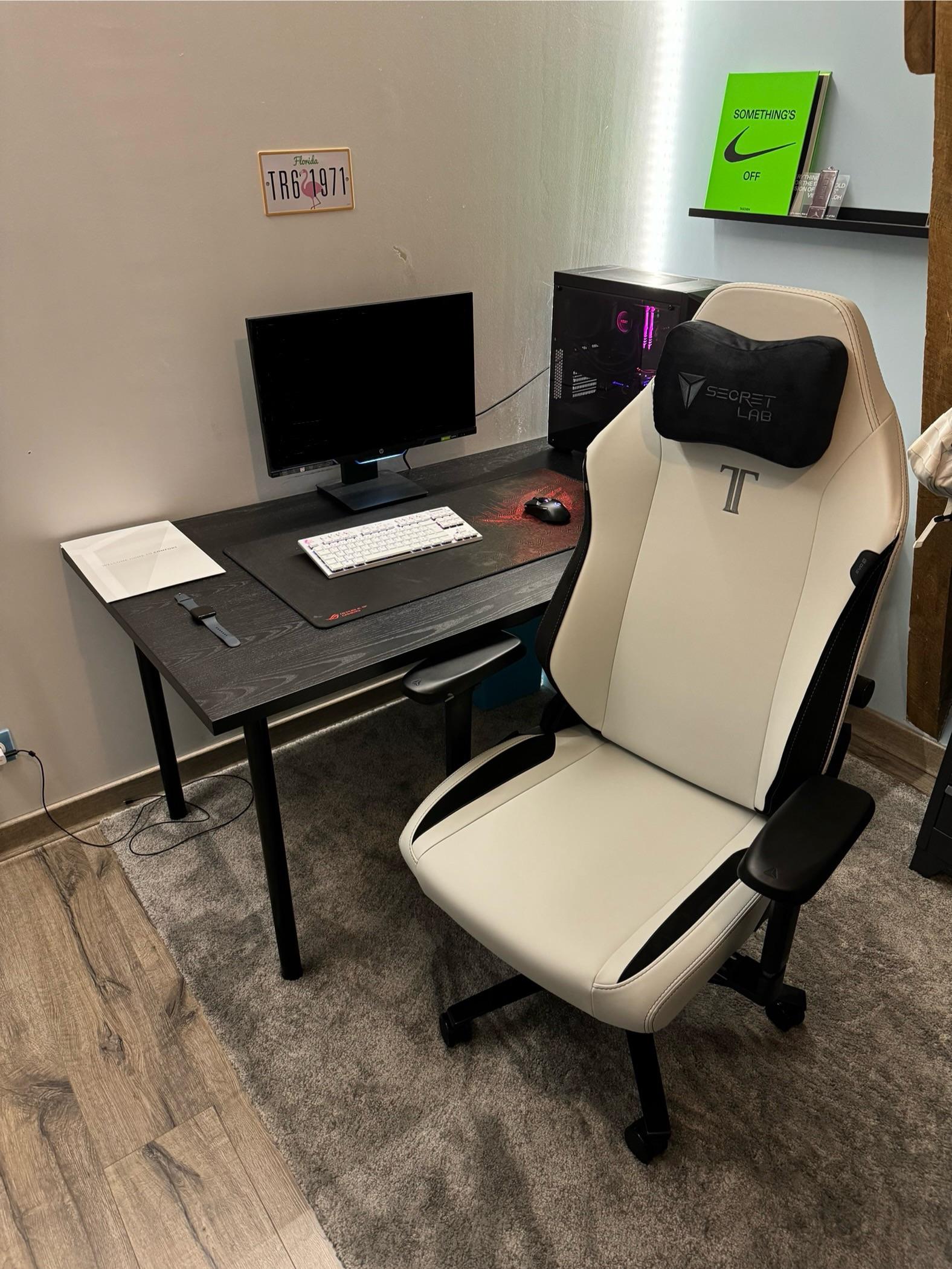 Titan Evo | Scrolller