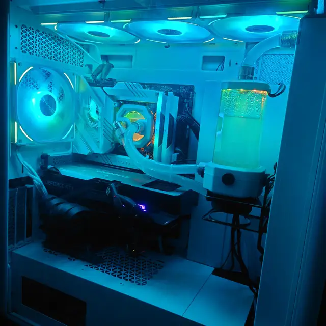 My Second Water-Cooled build in a Corsair 7000 D Airflow | Scrolller