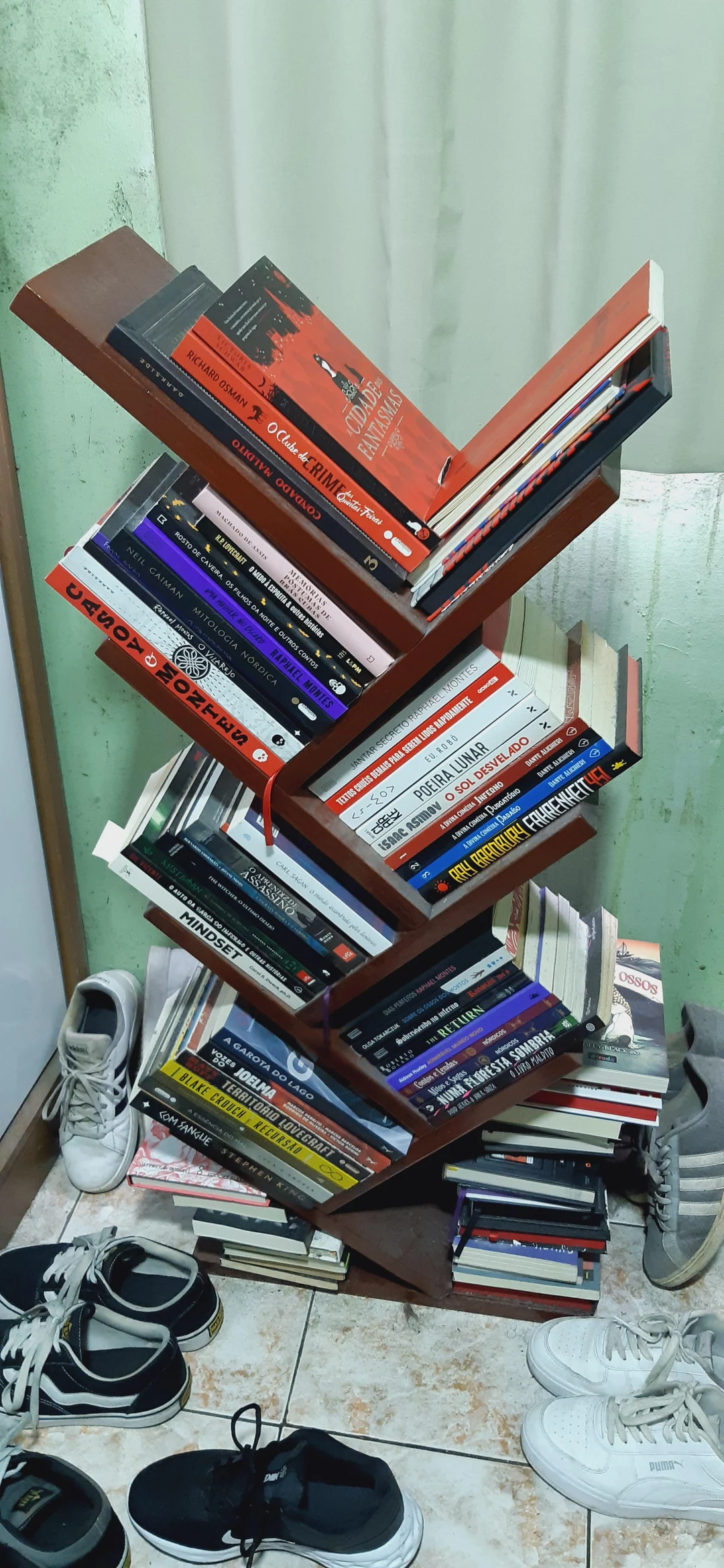 My bookshelf | Scrolller