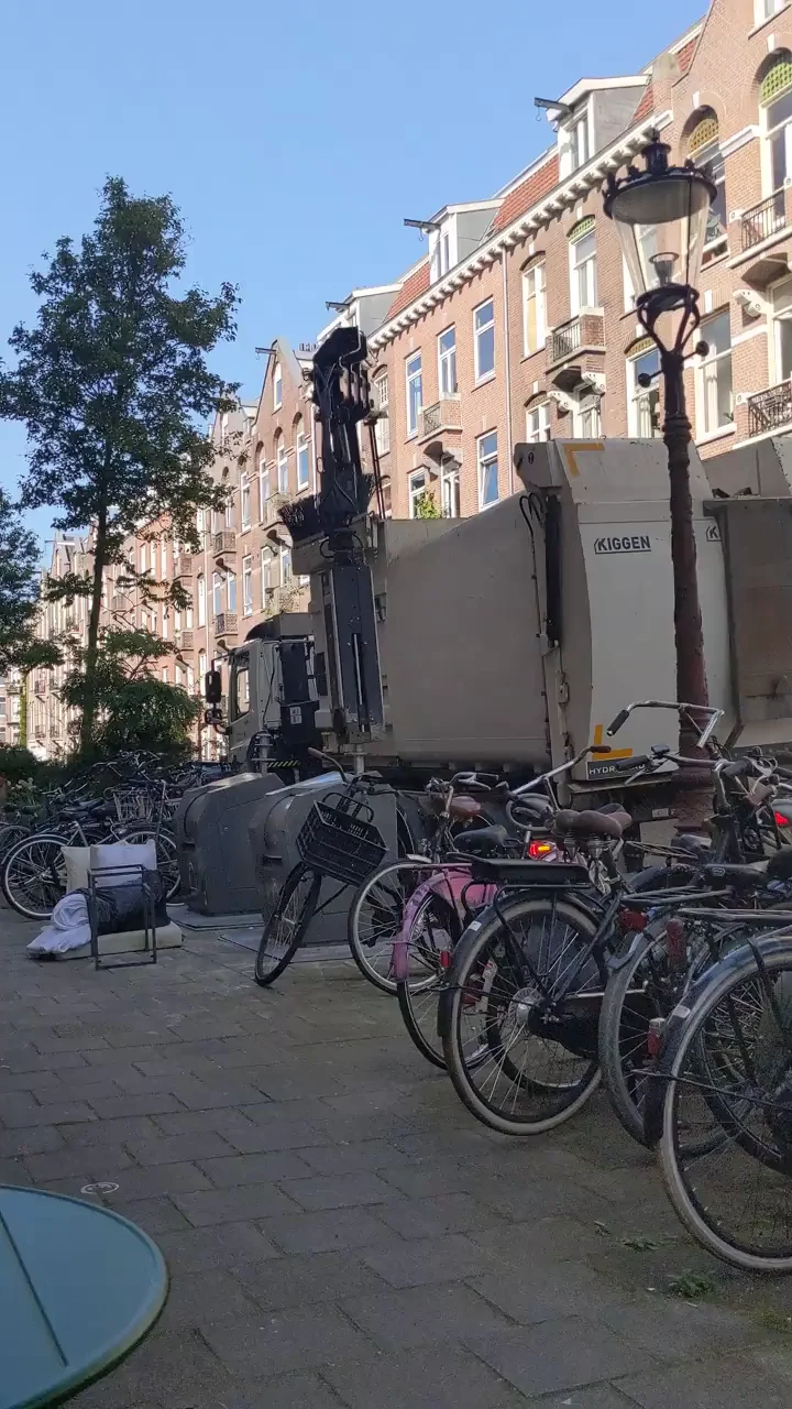 The design of the garbage cans in Amsterdam. | Scrolller