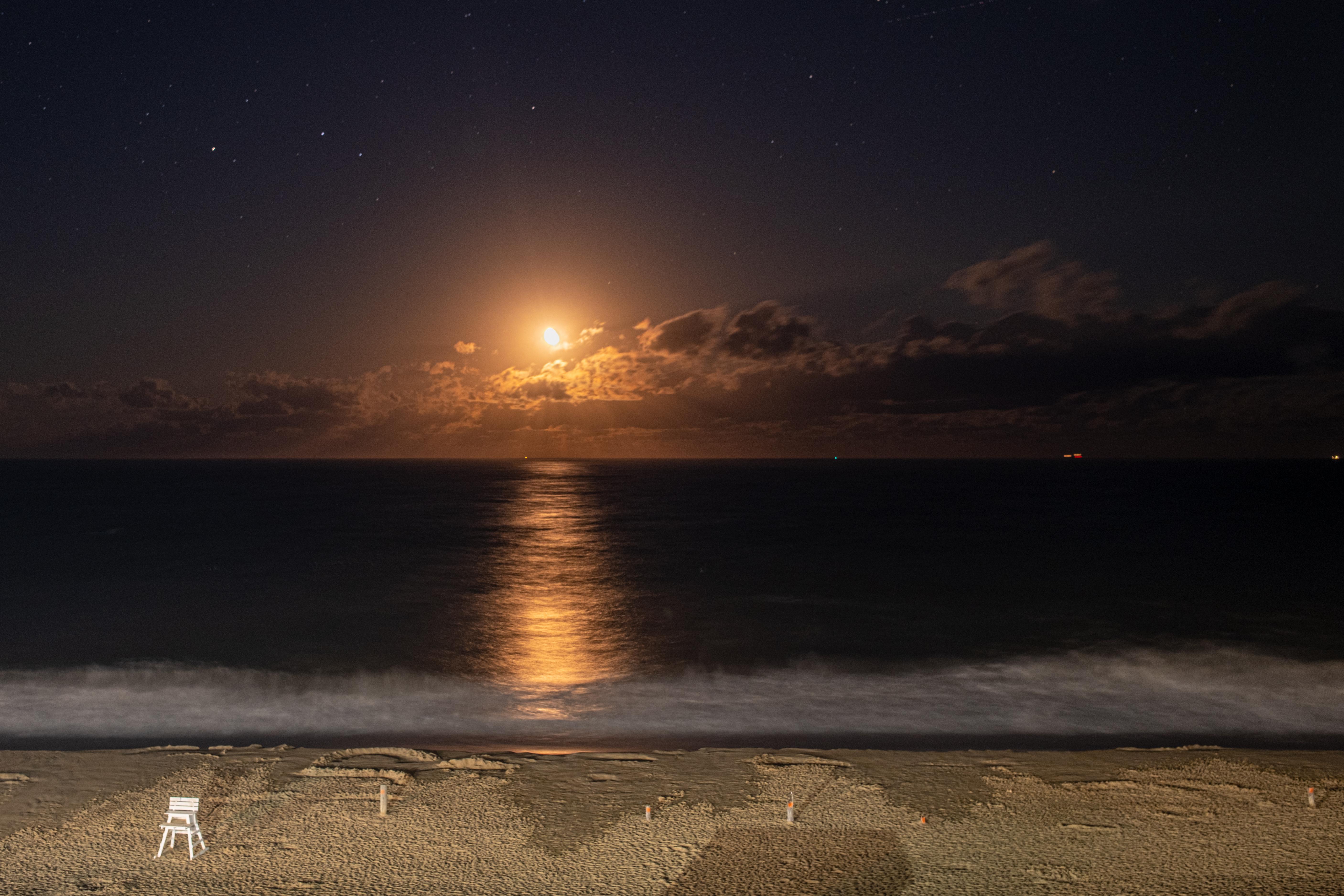Night Sky, Rehoboth Beach, DE. X100V. 20 second exposure (OC) | Scrolller