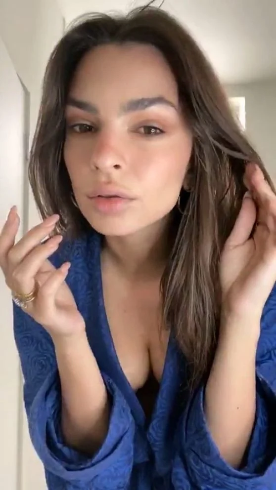 she is incredibly naturally beautiful | Scrolller