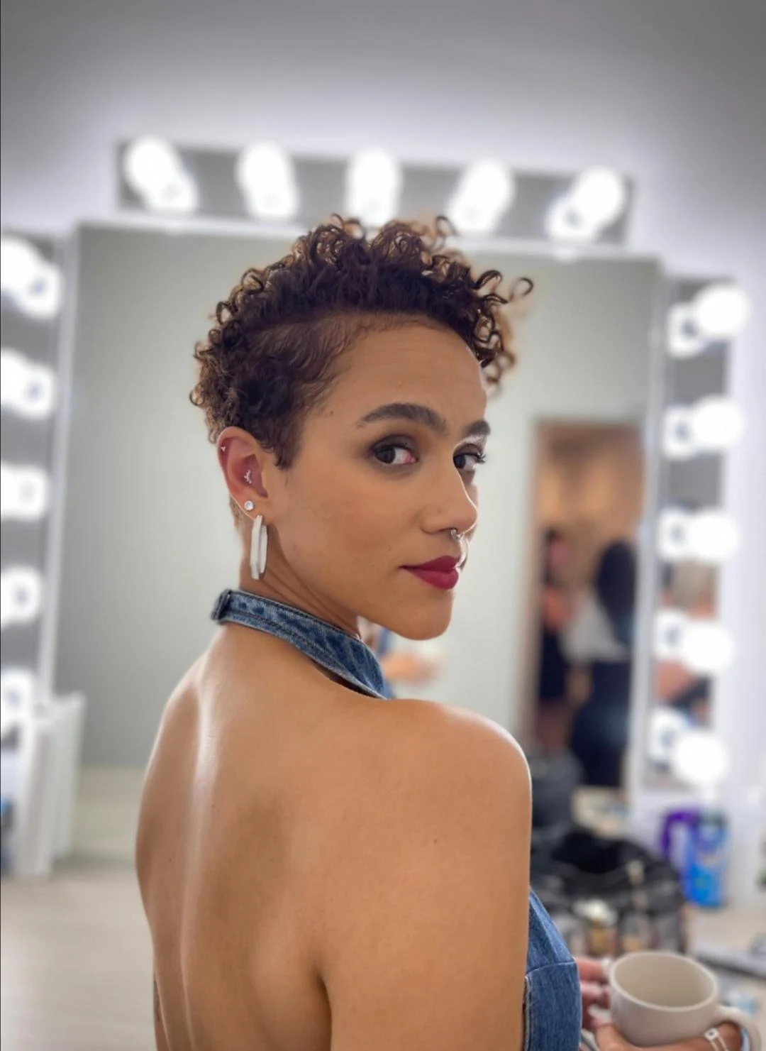 Over the shoulder | Scrolller