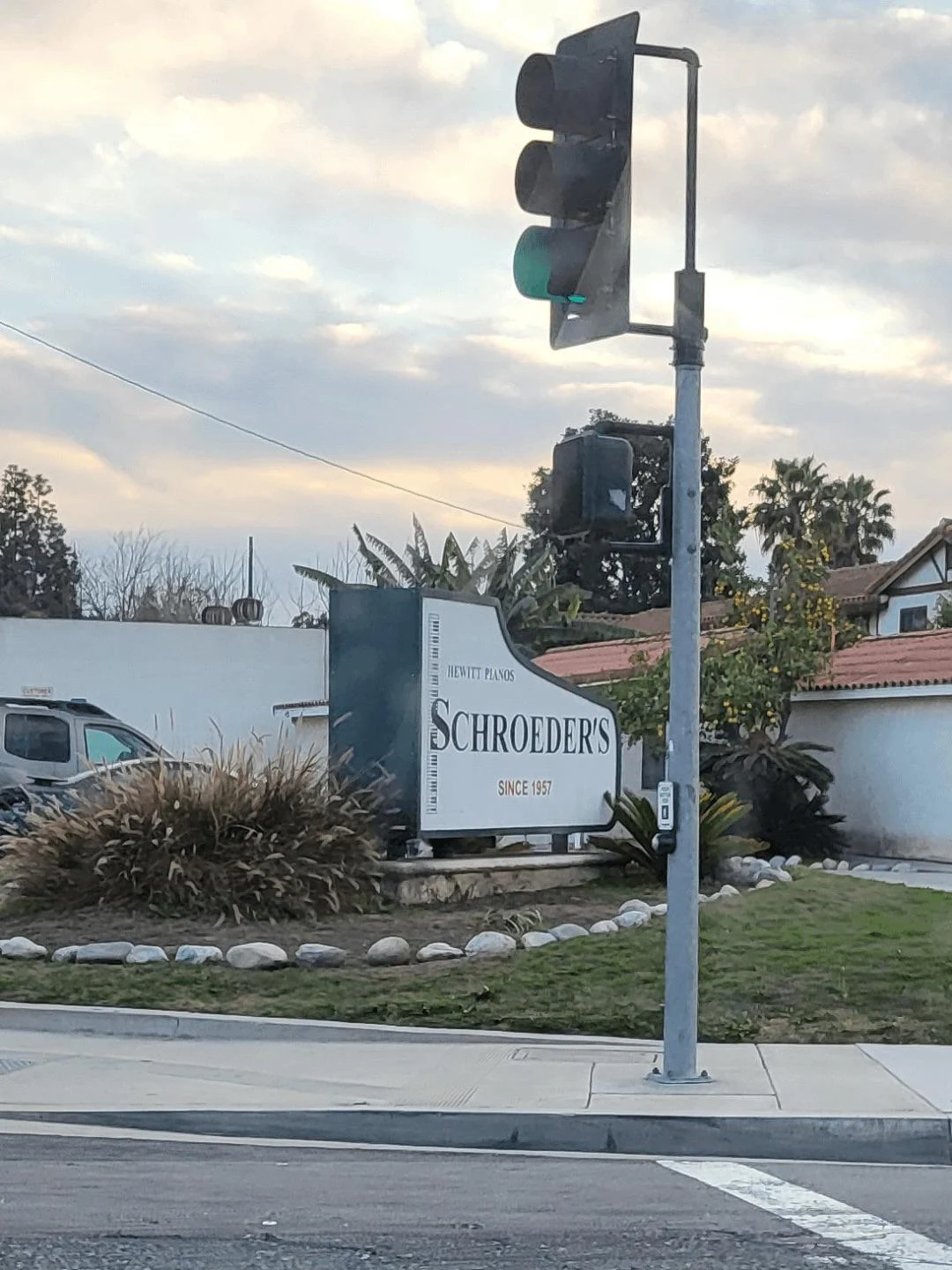 Peanuts Design | Scrolller