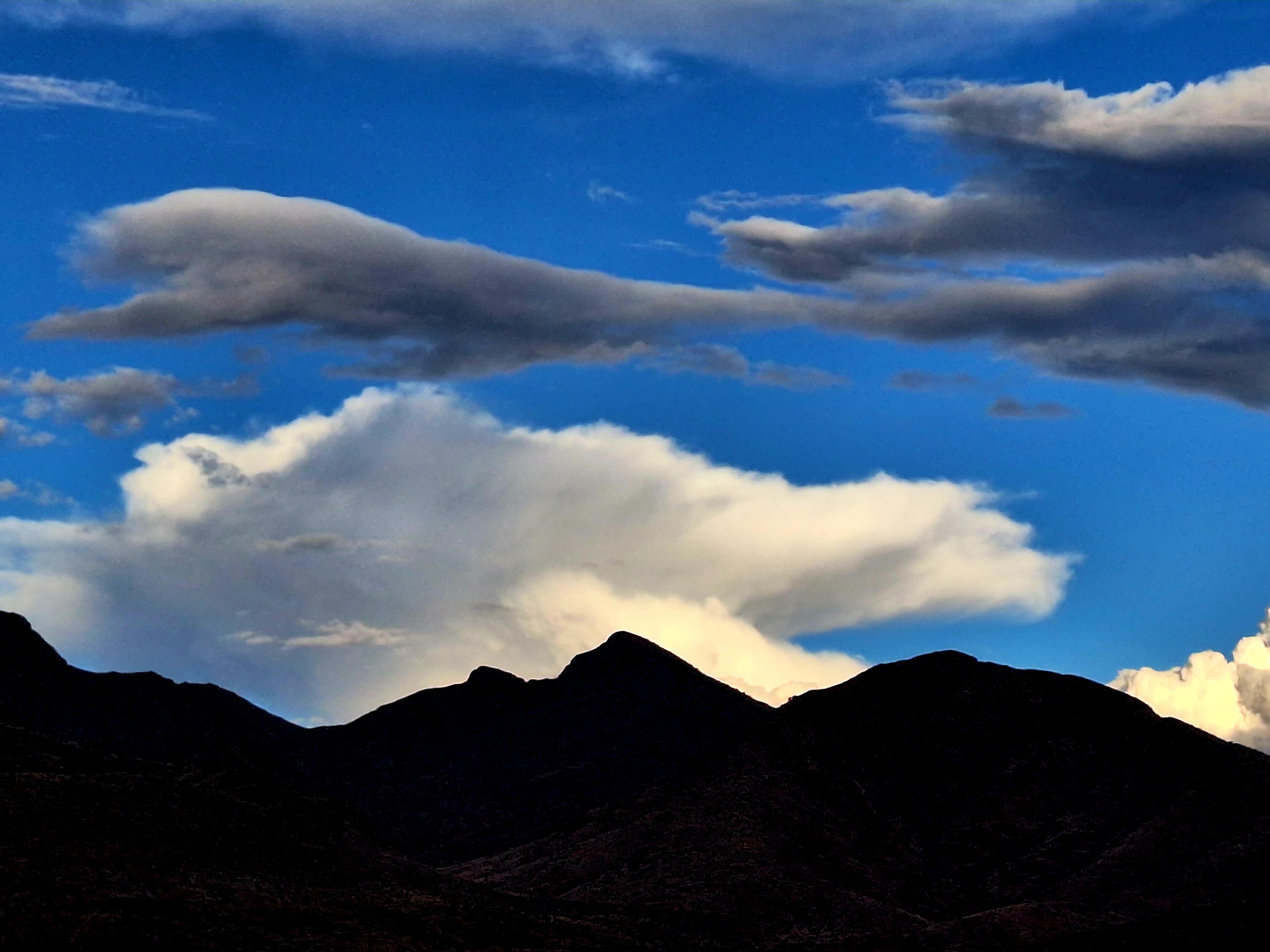 Cloudy mountains [OC] | Scrolller