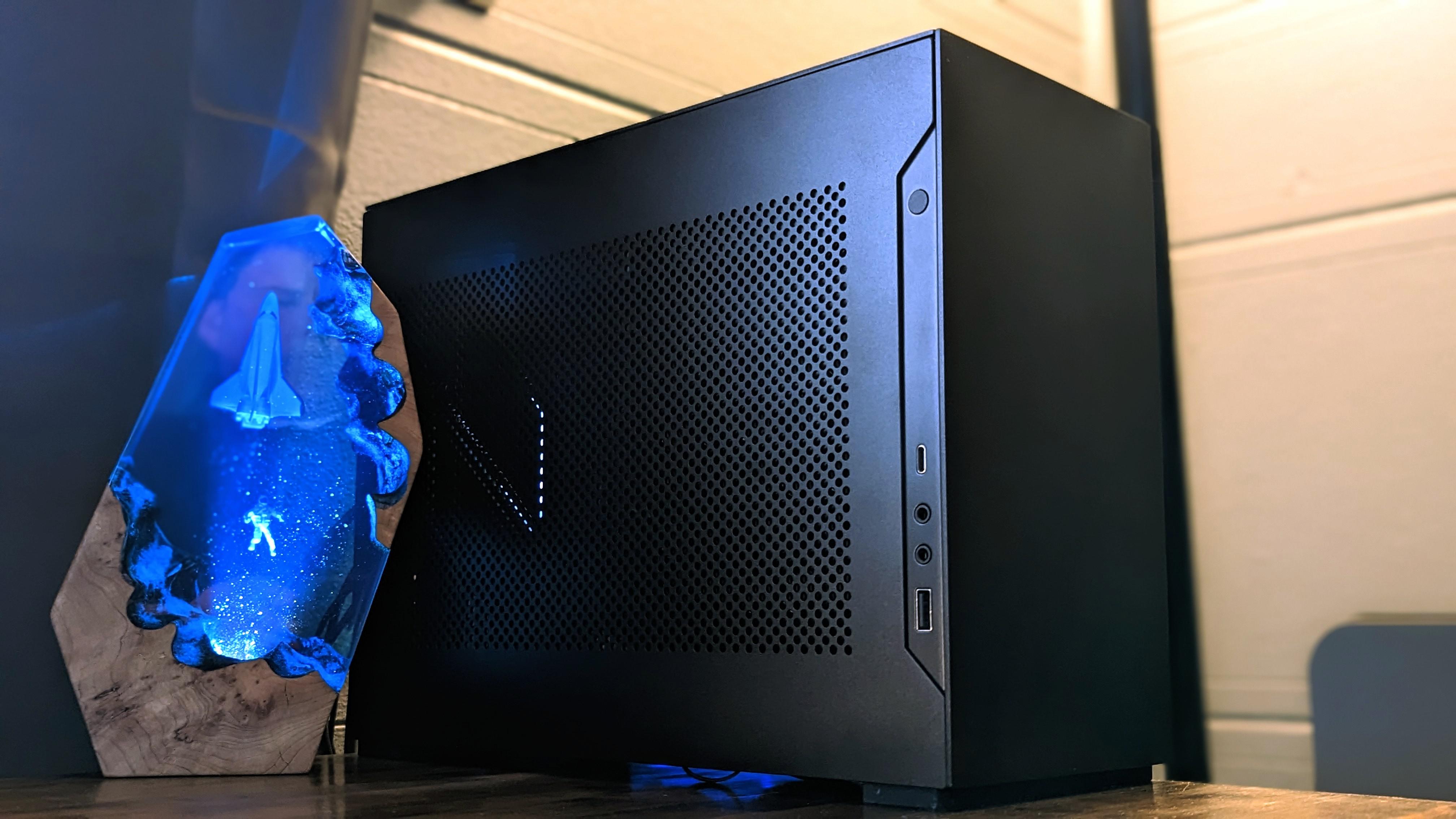 Another Lian Li A4 | Scrolller