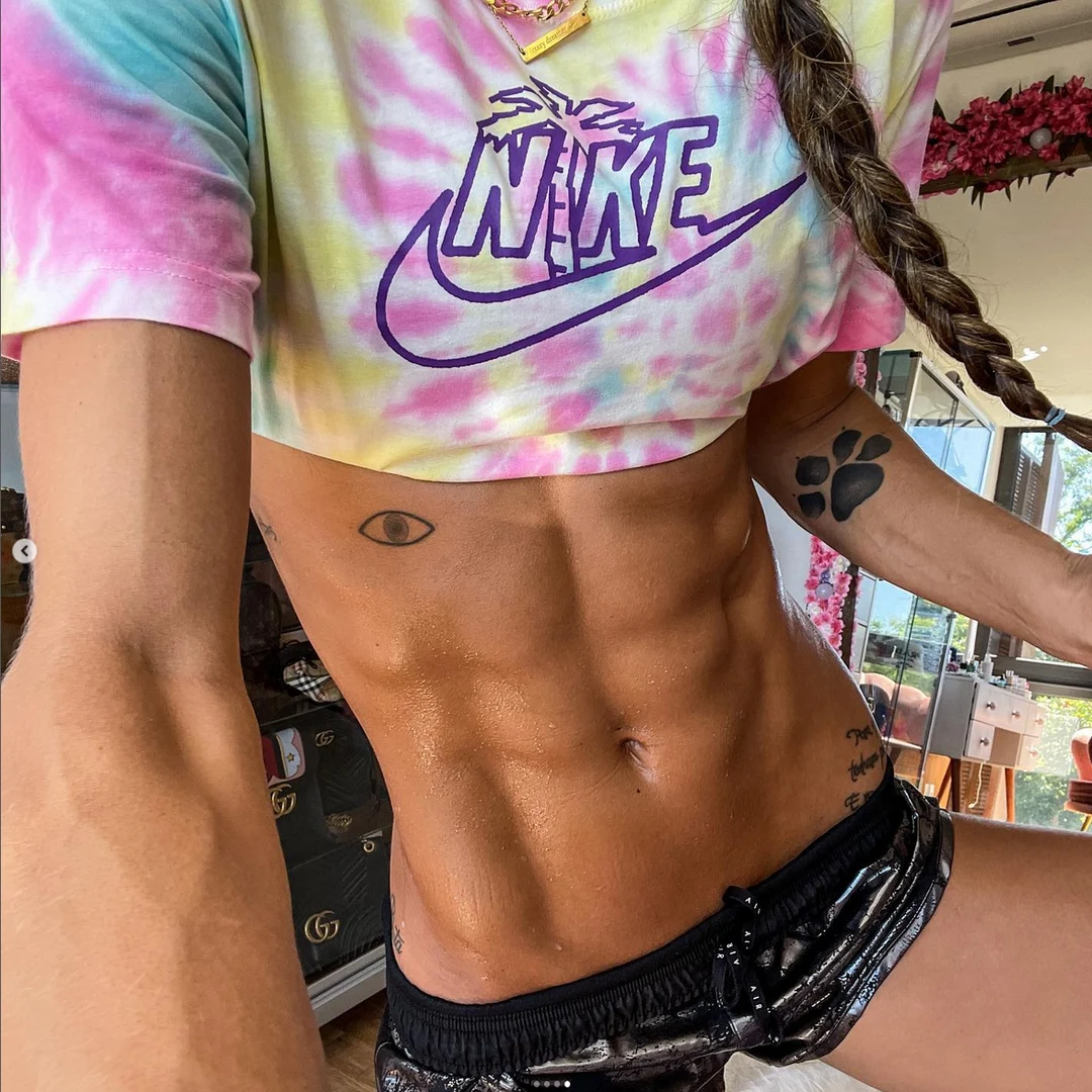 Camila Guper | Scrolller