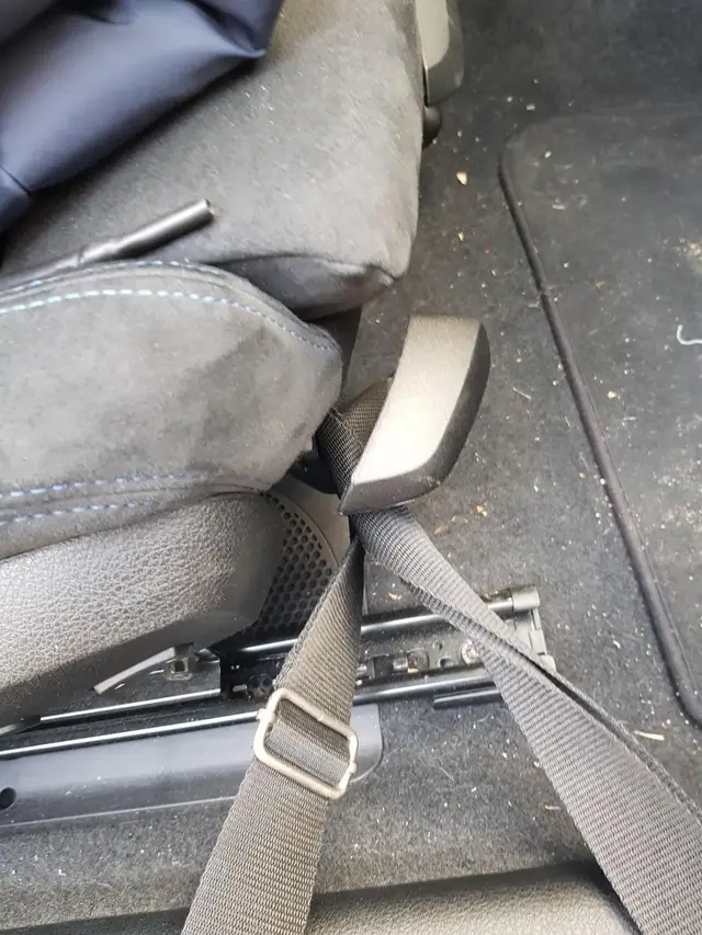 Design fail, happens too often. A wonder I did not rip out the lever already. | Scrolller