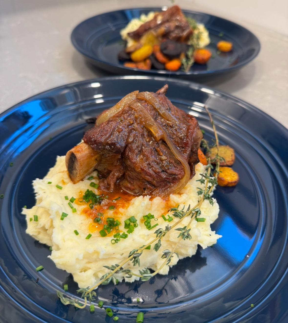 [Homemade] braised beef short ribs with whipped mashed potatoes and honey glazed carrots ...