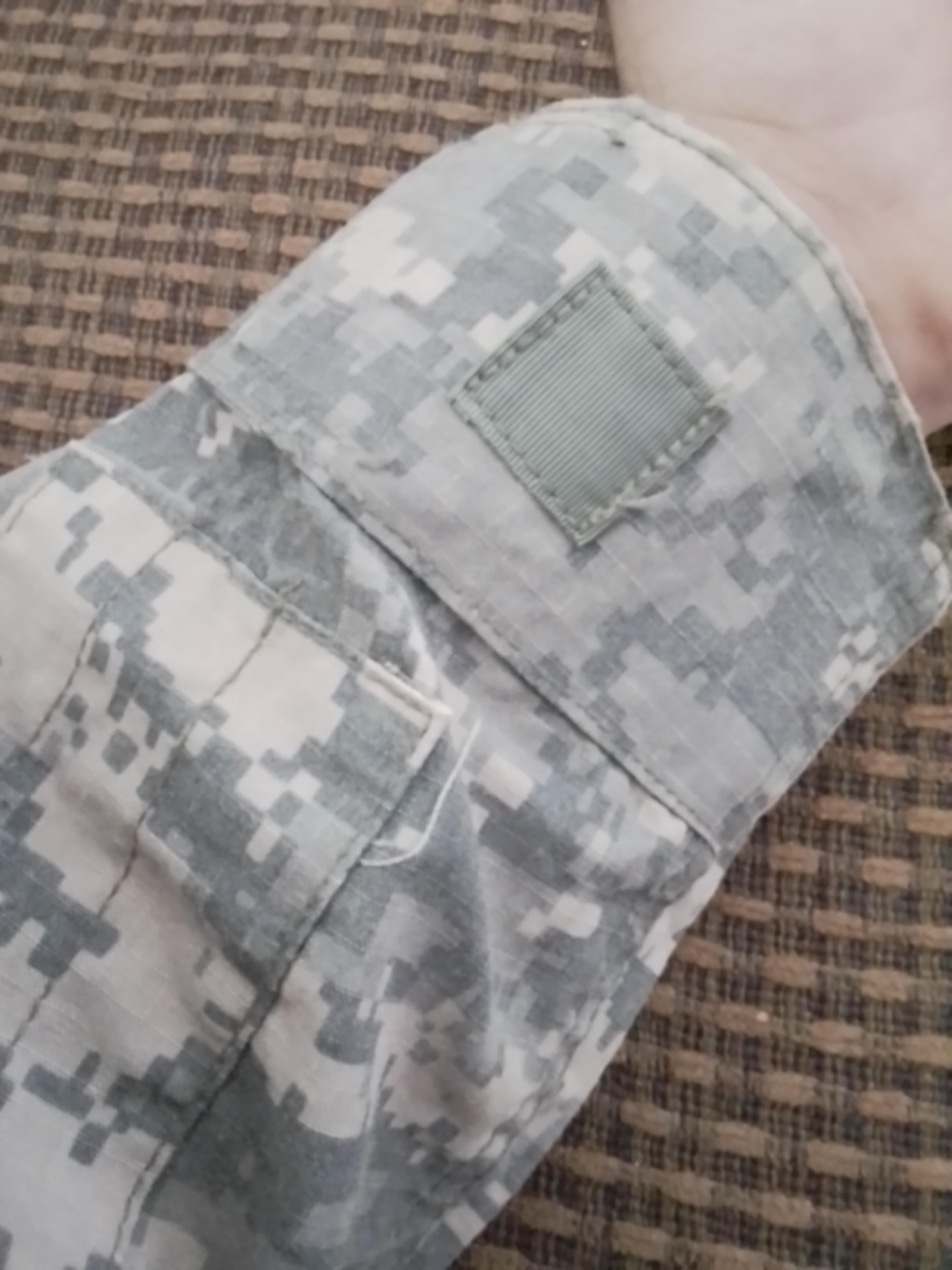 What is this square on the cuff? | Scrolller