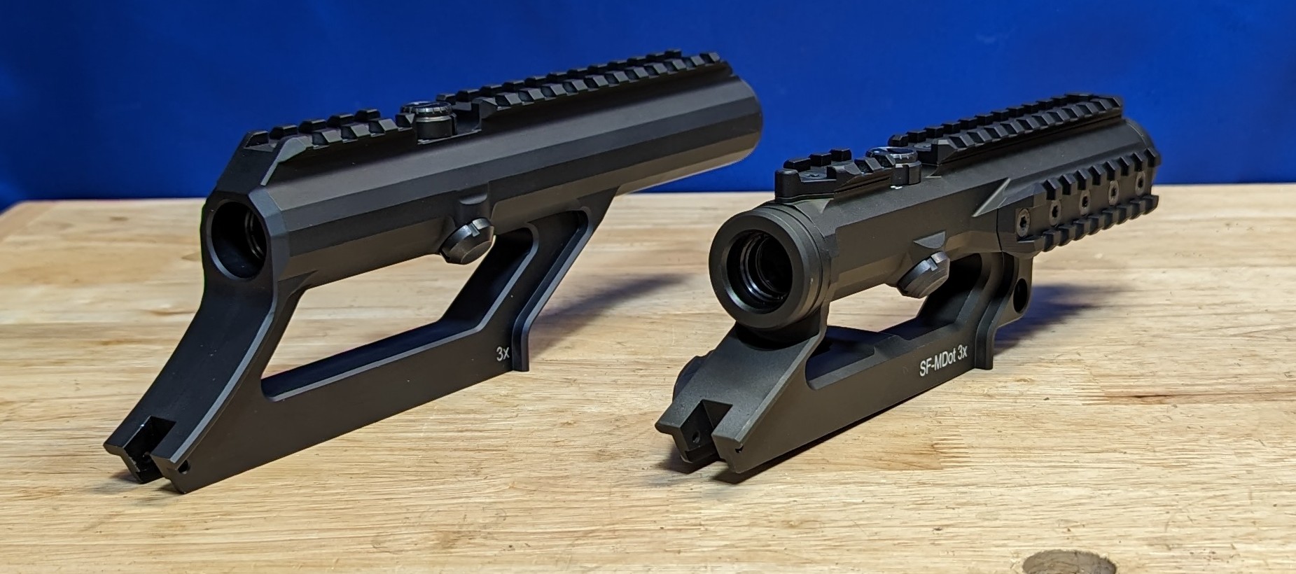 AUG scope comparison - Civilian vs "SF" model | Scrolller