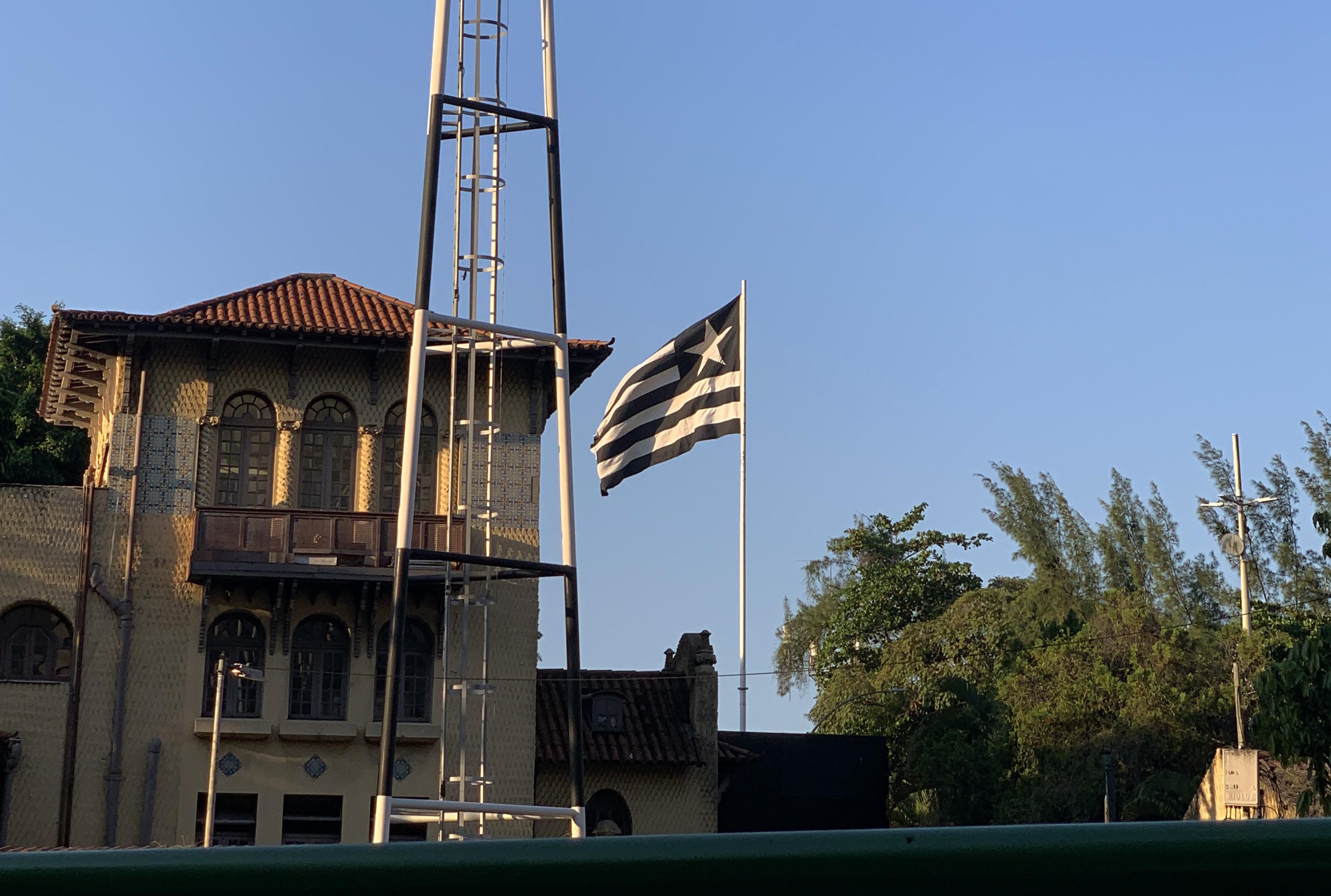 What flag is this? Seen in Rio. | Scrolller